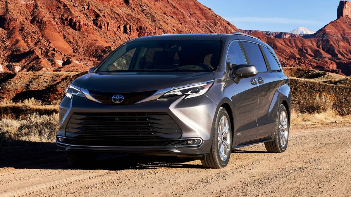 2022 Toyota Sienna Review: The Smart Family Minivan